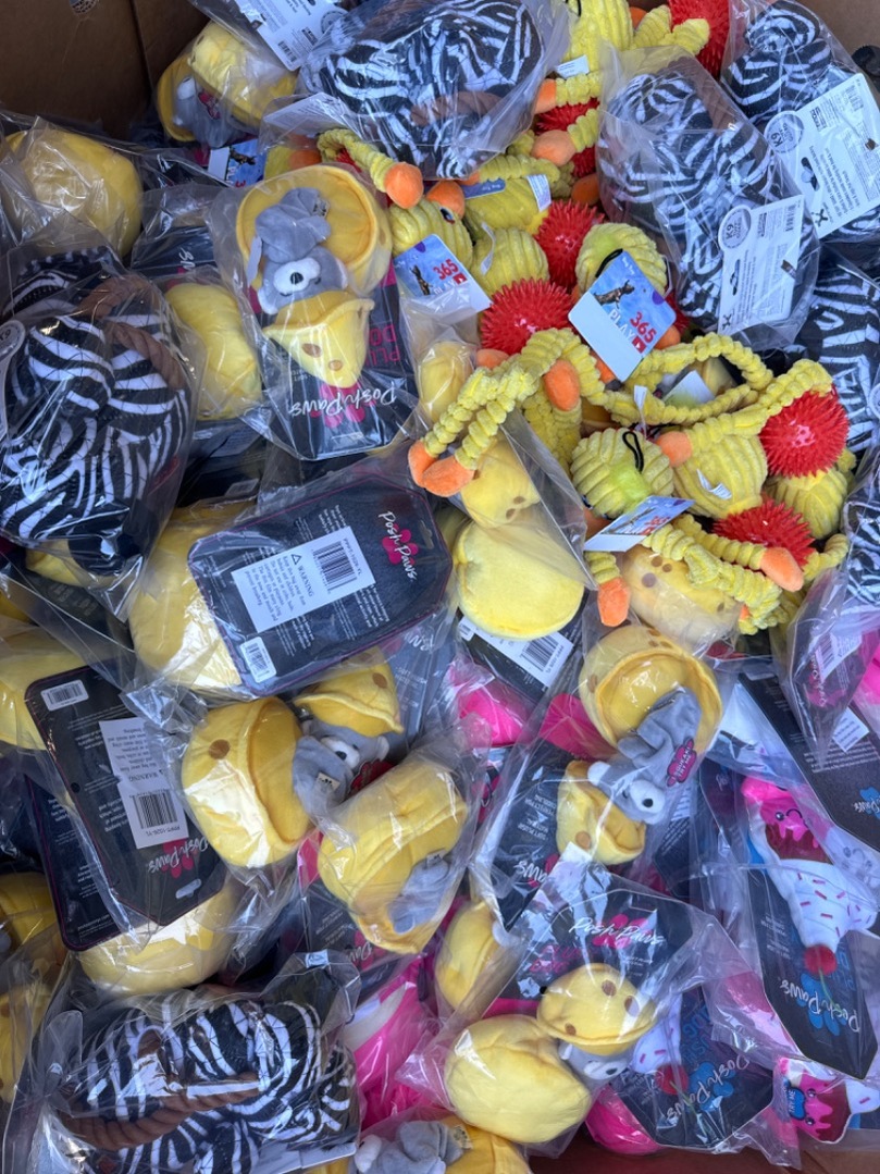 Via Trading | WMCM-834 Wholesale Assorted Pet Merchandise